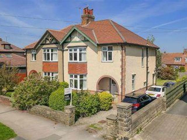 3 Bedrooms Semi detached house for sale in Station Avenue, Harrogate, North Yorkshire HG1
