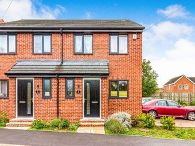 3 Bedrooms Semi detached house for sale in Station Road, Wombwell, Barnsley S73