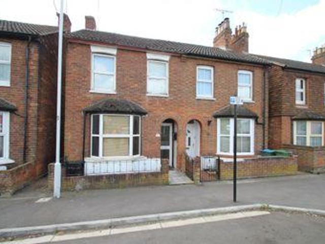 3 Bedrooms Semi detached house for sale in Stocklake, Aylesbury HP20
