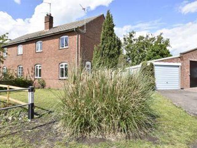 3 Bedrooms Semi detached house for sale in Stoke Road, Stoke Orchard GL52