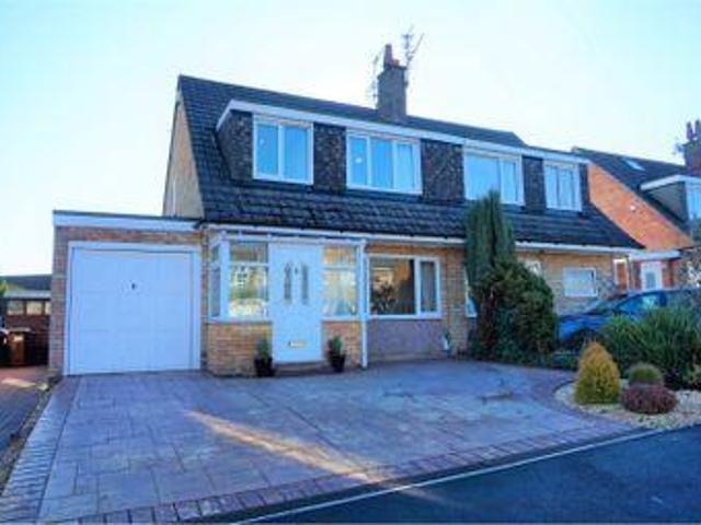 3 Bedrooms Semi detached house for sale in Stokesay Drive, Stockport SK7