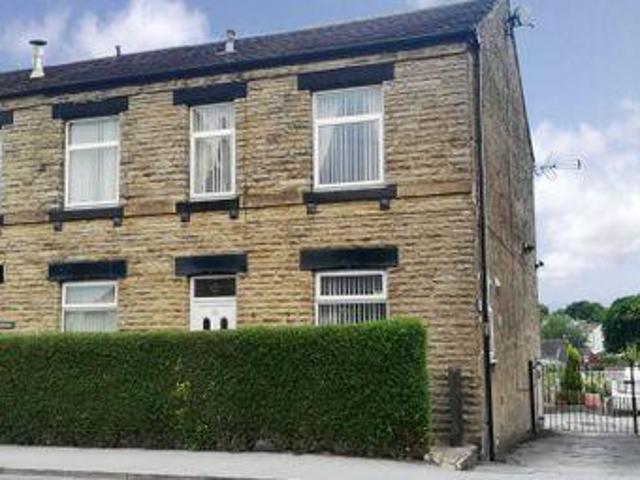 3 Bedrooms Semi detached house for sale in Street Lane, Gildersome, Leeds LS27
