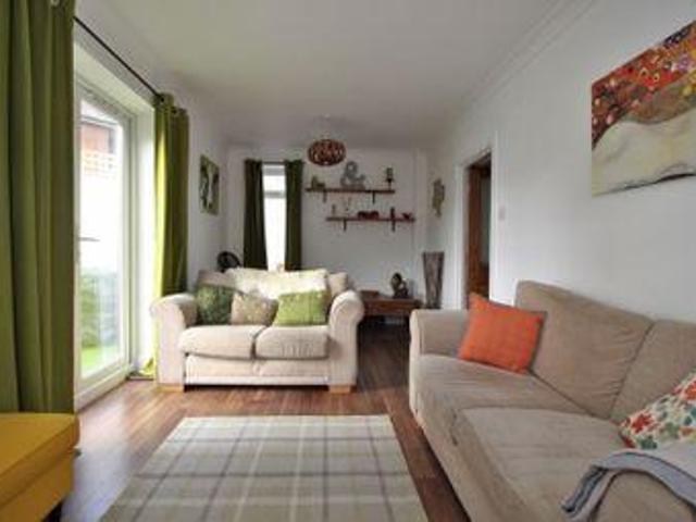 3 Bedrooms Semi detached house for sale in Sutcliffe Road, Plumstead SE18