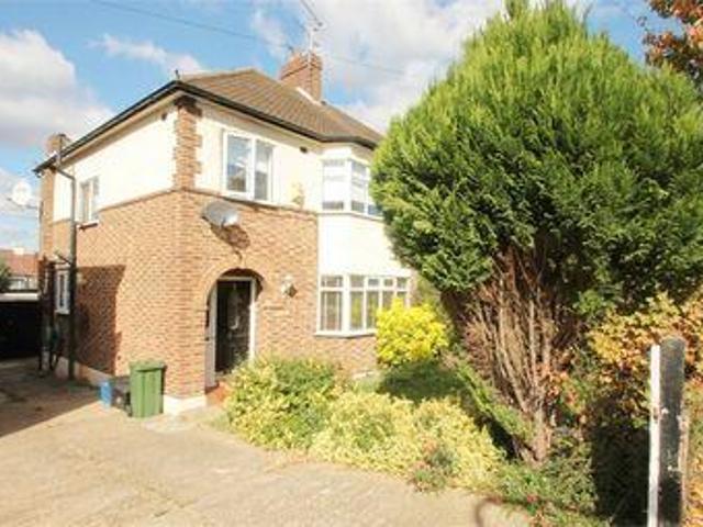 3 Bedrooms Semi detached house for sale in Summit Drive, Woodford Green IG8