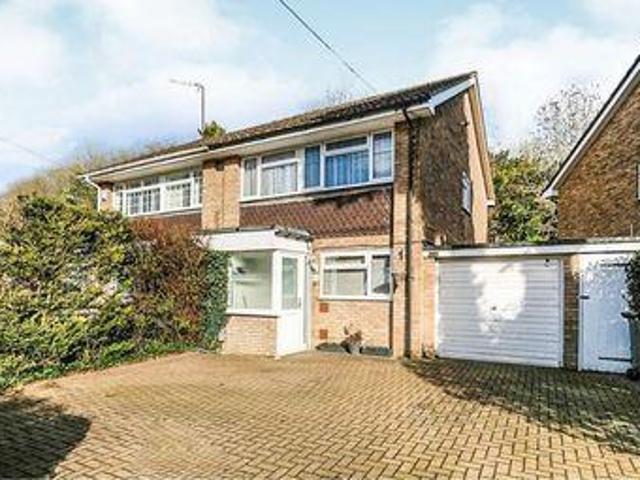 3 Bedrooms Semi detached house for sale in Sunningvale Avenue, Biggin Hill, Westerham, Kent TN16