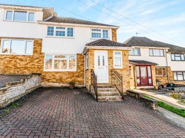 3 Bedrooms Semi detached house for sale in Sussex Close, High Wycombe HP13
