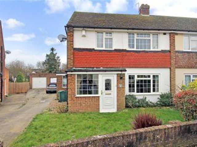 3 Bedrooms Semi detached house for sale in Swale Road, Strood, Kent ME2