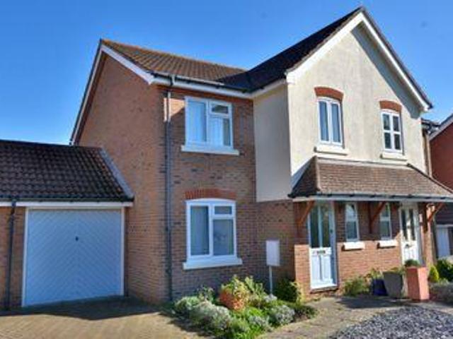 3 Bedrooms Semi detached house for sale in Swan View, Pulborough RH20