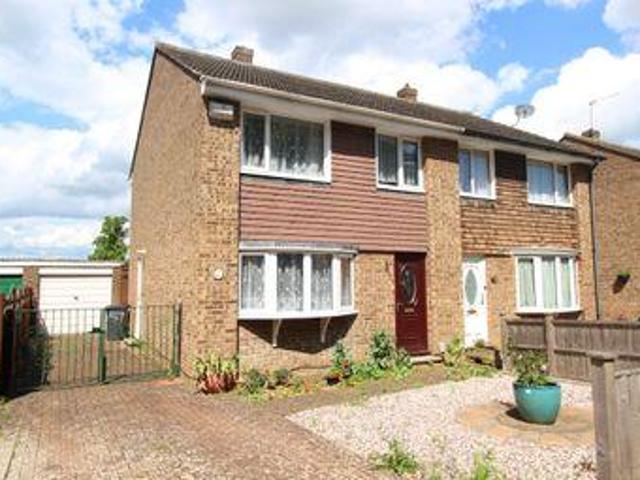 3 Bedrooms Semi detached house for sale in Swansholme Gardens, Sandy SG19