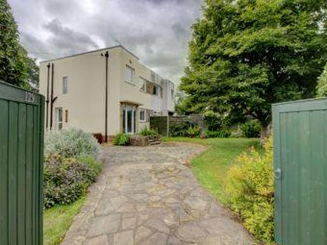 3 Bedrooms Semi detached house for sale in Potternewton Lane, Meanwood, Leeds LS7