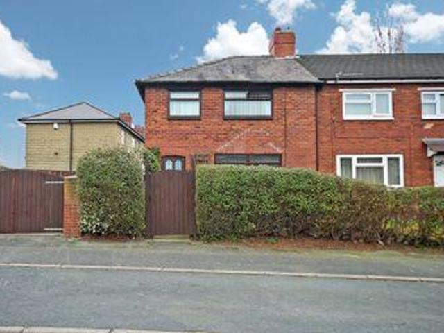 3 Bedrooms Semi detached house for sale in Poole Road, Leeds LS15