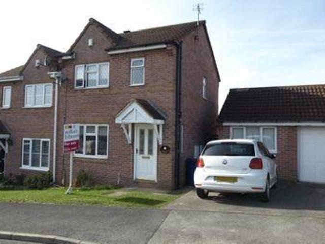 3 Bedrooms Semi detached house for sale in Poplar Grove, Lundwood, Barnsley S71
