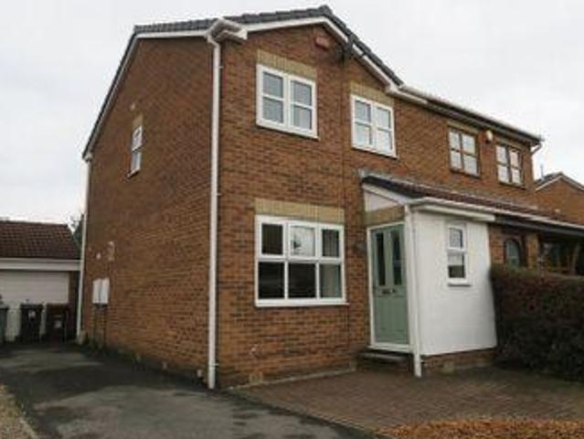 3 Bedrooms Semi detached house for sale in Poppleton Way, Tingley, Wakefield WF3