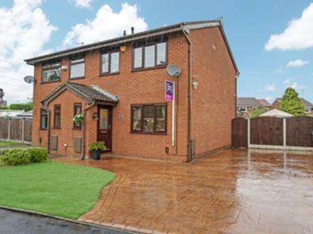 3 Bedrooms Semi detached house for sale in Poppy Close, Oldham OL9