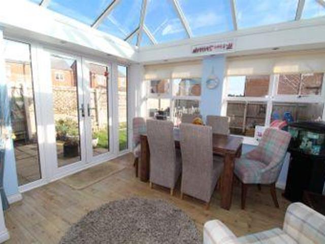 3 Bedrooms Semi detached house for sale in Poppy Field Drive, Penyffordd, Chester CH4