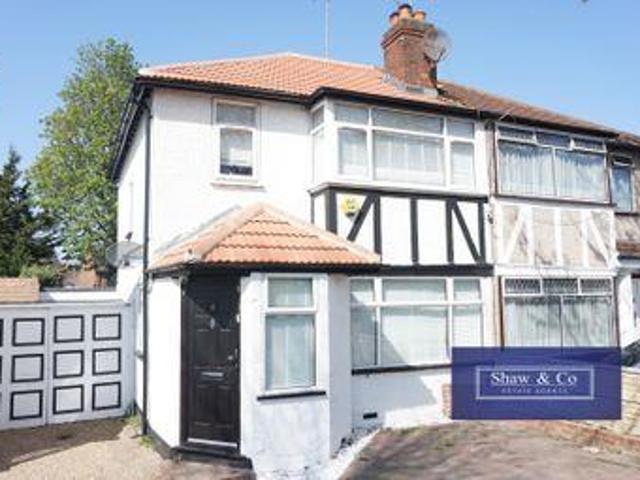 3 Bedrooms Semi detached house for sale in Park View Road, Uxbridge UB8