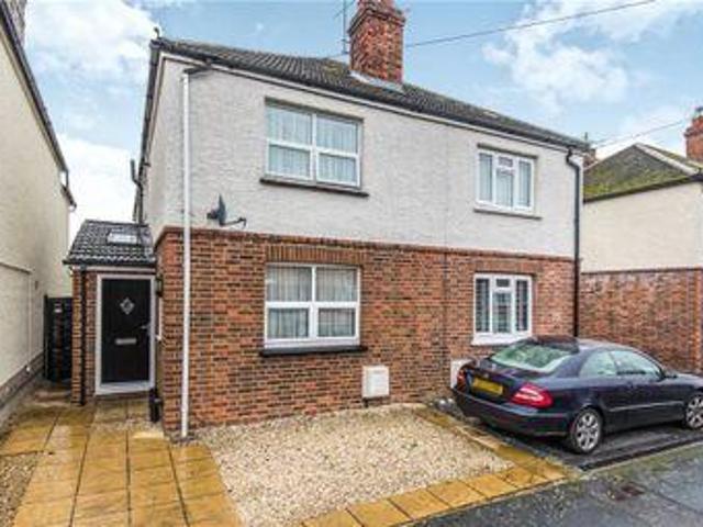 3 Bedrooms Semi detached house for sale in Park Avenue, Egham, Surrey TW20