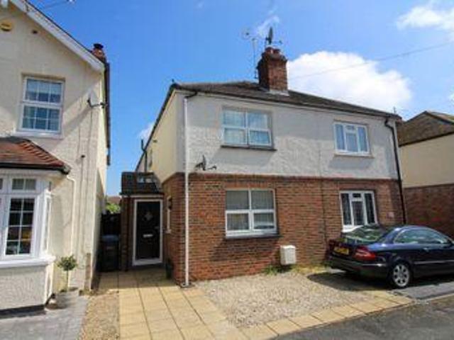 3 Bedrooms Semi detached house for sale in Park Avenue, Egham TW20