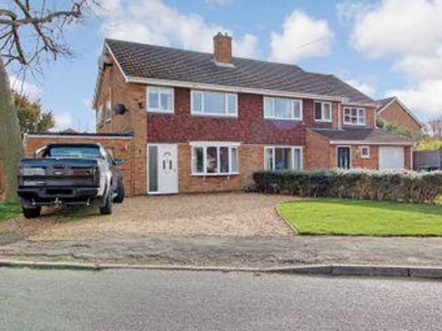 3 Bedrooms Semi detached house for sale in Park Avenue, Little Paxton, St. Neots PE19