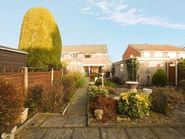 3 Bedrooms Semi detached house for sale in Park Farm Road, Feniscowles, Blackburn BB2