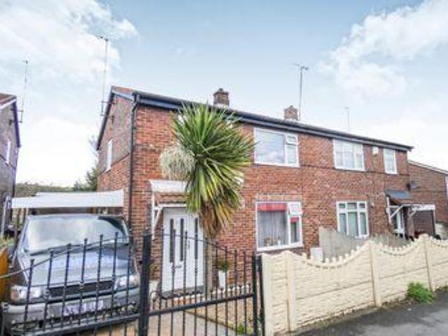 3 Bedrooms Semi detached house for sale in Park Lodge Lane, Wakefield WF1
