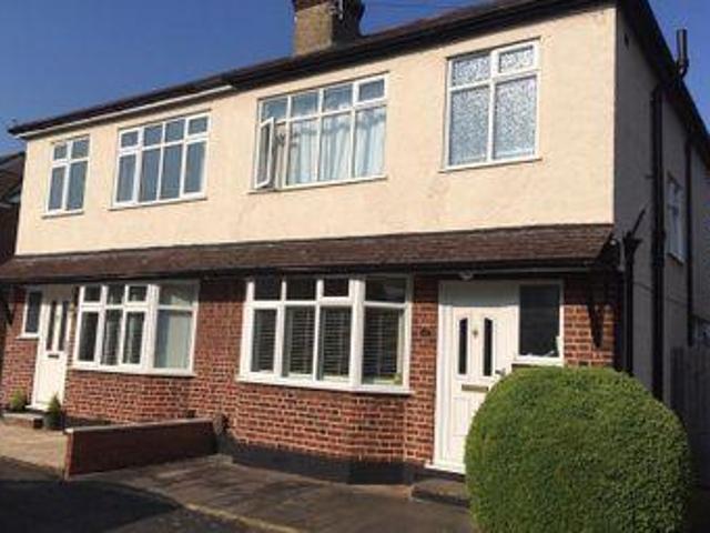 3 Bedrooms Semi detached house for sale in Park Road, Egham TW20