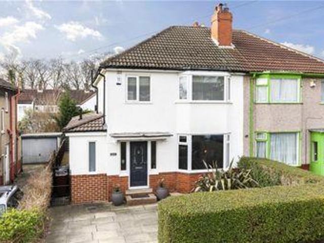 3 Bedrooms Semi detached house for sale in Parkland Drive, Leeds, West Yorkshire LS6