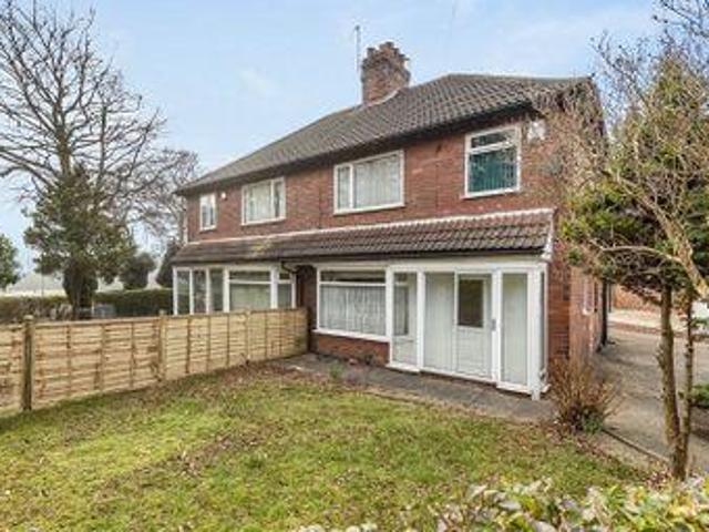 3 Bedrooms Semi detached house for sale in Parkland Drive, Meanwood, Leeds LS6