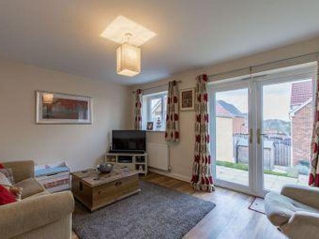 3 Bedrooms Semi detached house for sale in Parklands View, Aston, Sheffield S26