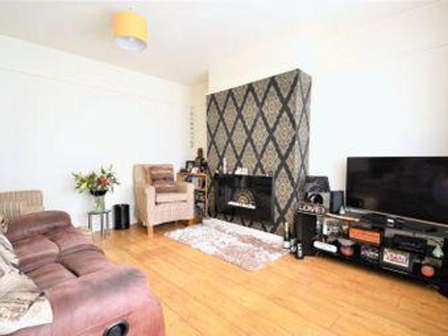 3 Bedrooms Semi detached house for sale in Parksway, Swinton, Manchester M27