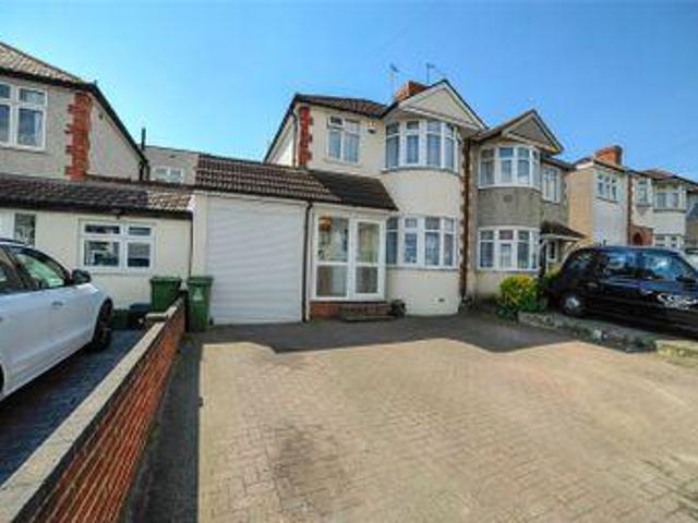 3 Bedrooms Semi detached house for sale in Parsonage Manorway, Upper Belvedere, Kent DA17