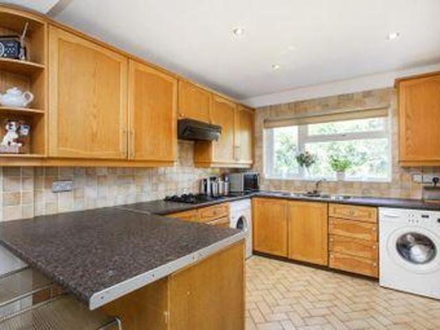 3 Bedrooms Semi detached house for sale in Parsons Crescent, London HA8