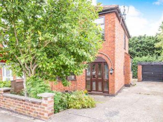 3 Bedrooms Semi detached house for sale in Parvian Road, Leicester LE2