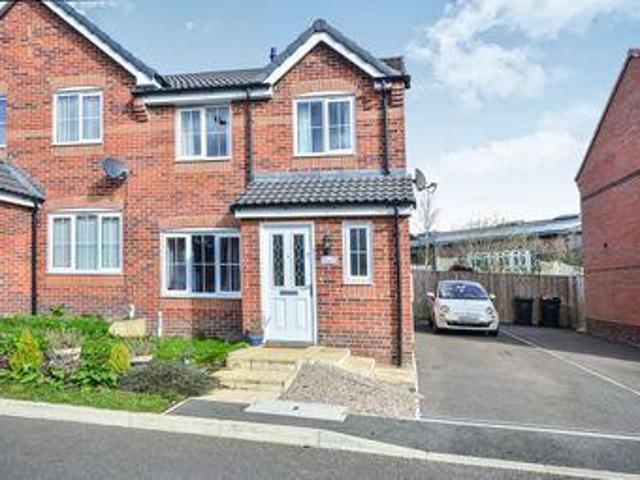 3 Bedrooms Semi detached house for sale in Peacock Drive, Eastwood, Nottingham NG16