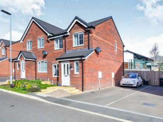 3 Bedrooms Semi detached house for sale in Peacock Drive, Eastwood, Nottingham NG16