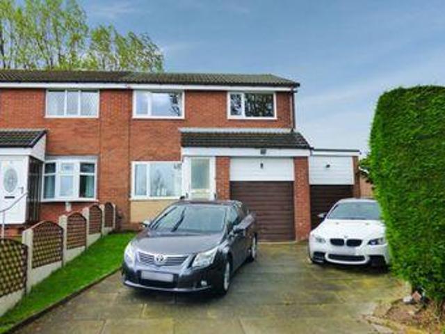 3 Bedrooms Semi detached house for sale in Peel Mount Close, Blackburn, Lancashire BB1