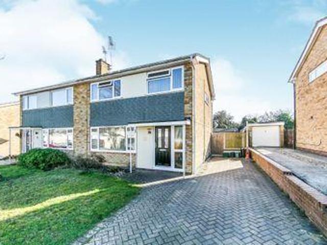 3 Bedrooms Semi detached house for sale in Pegasus Way, Colchester CO4