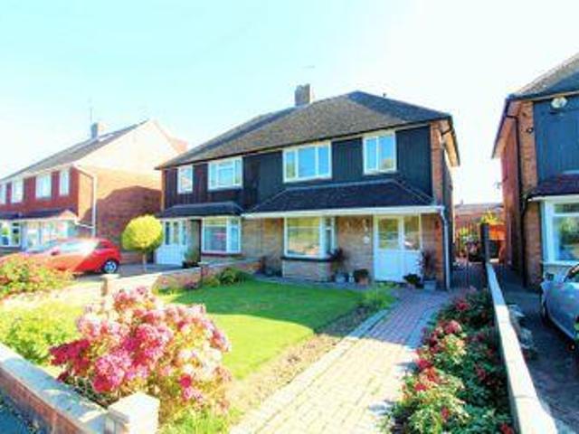 3 Bedrooms Semi detached house for sale in Pegsdon Close, Luton LU3