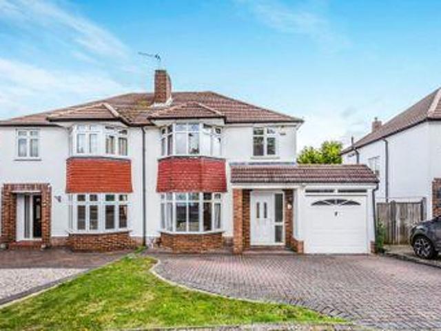 3 Bedrooms Semi detached house for sale in Pendennis Road, Orpington BR6