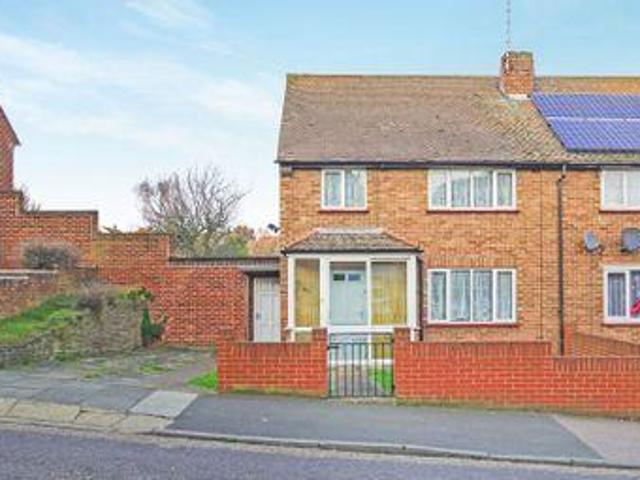 3 Bedrooms Semi detached house for sale in Pennine Way, Bexleyheath DA7