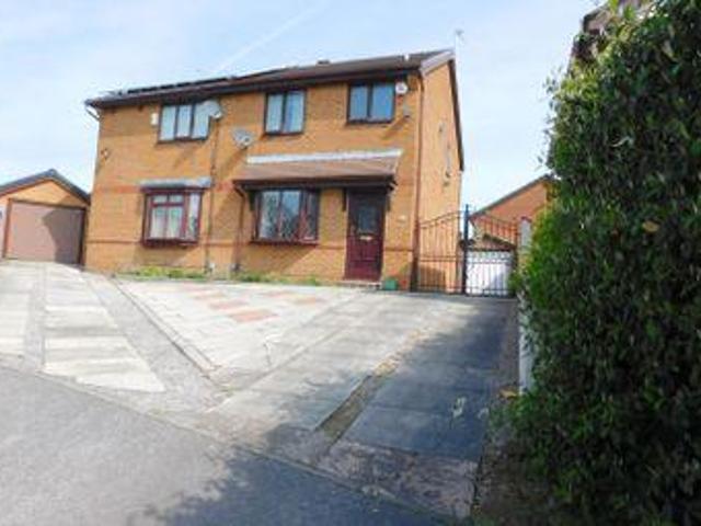 3 Bedrooms Semi detached house for sale in Pentland Avenue, Clayton, Bradford BD14