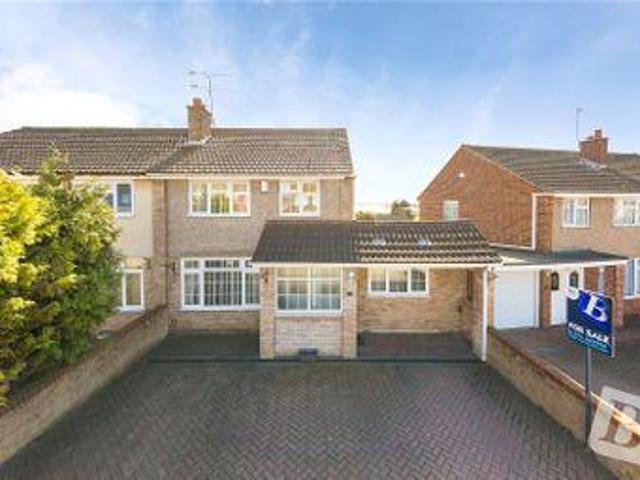 3 Bedrooms Semi detached house for sale in Pepper Hill, Northfleet, Gravesend, Kent DA11