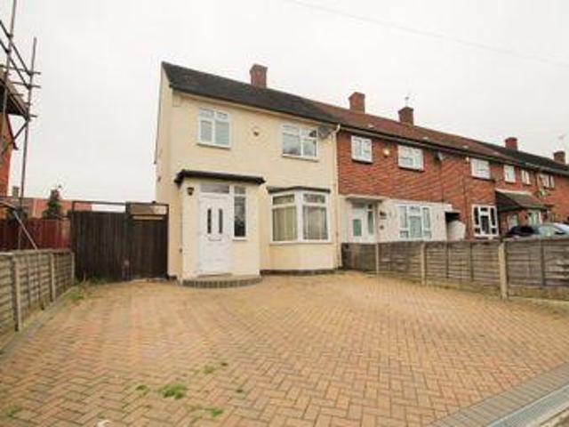 3 Bedrooms Semi detached house for sale in Peregrine Road, Ilford IG6