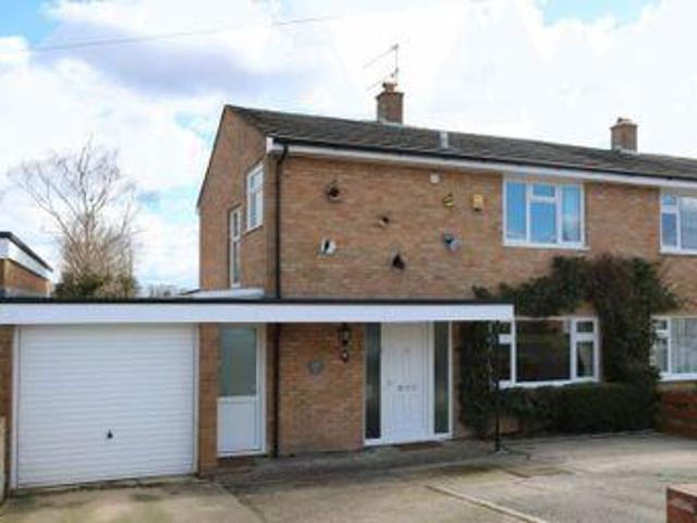 3 Bedrooms Semi detached house for sale in Pimms Grove, High Wycombe HP13