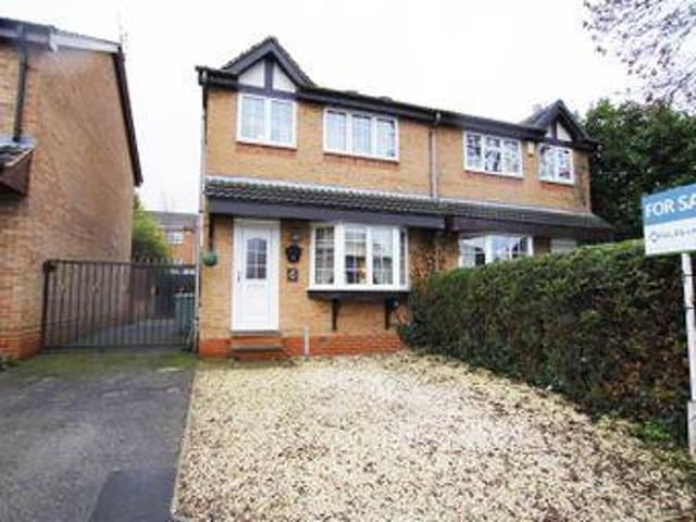 3 Bedrooms Semi detached house for sale in Pingle Grange, Brimington, Chesterfield S43