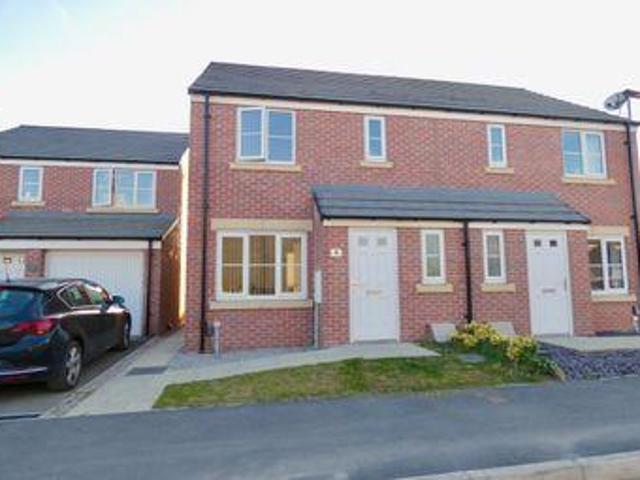 3 Bedrooms Semi detached house for sale in Pine Wood Court, Castleford WF10