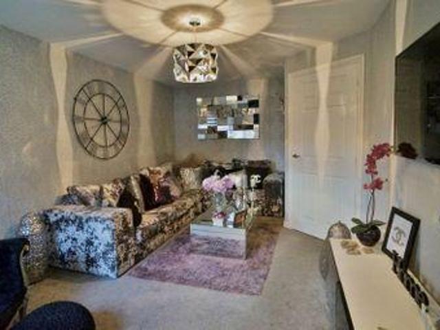 3 Bedrooms Semi detached house for sale in Pine Wood Court, Castleford WF10