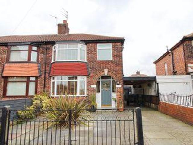 3 Bedrooms Semi detached house for sale in Pine Grove, Swinton, Manchester M27