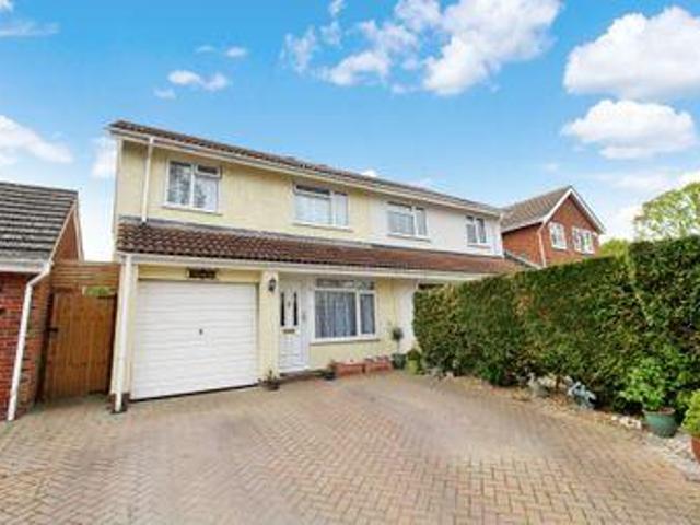 3 Bedrooms Semi detached house for sale in Pirie Road, West Bergholt, Colchester CO6