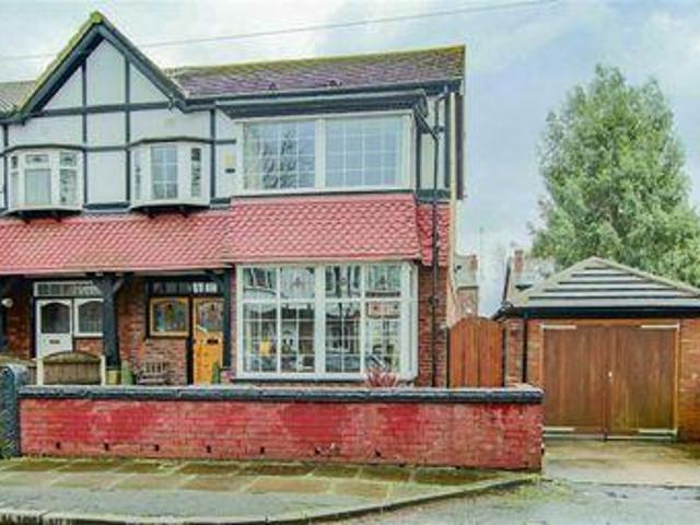 3 Bedrooms Semi detached house for sale in Prestwood Road, Salford M6